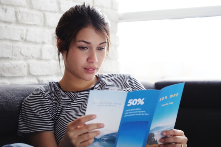 Qué es un flyer: tipos de flyers y cómo se realiza uno