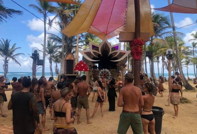 Qué es una rave dónde se realiza y por qué suelen ser ilegales