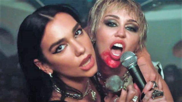 Miley Cyrus y Dua Lipa unidas en 'Prisoner', su dueto