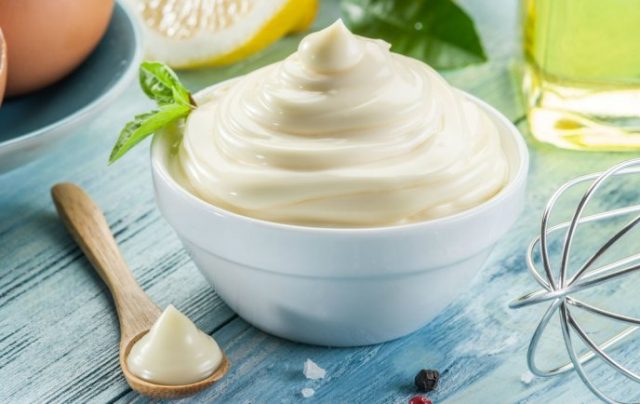 Cómo hacer una mayonesa con leche y que no se corte