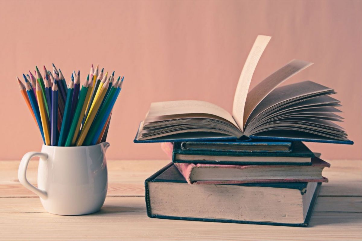 Qué es la tesis de un texto argumentativo y cómo realizarla