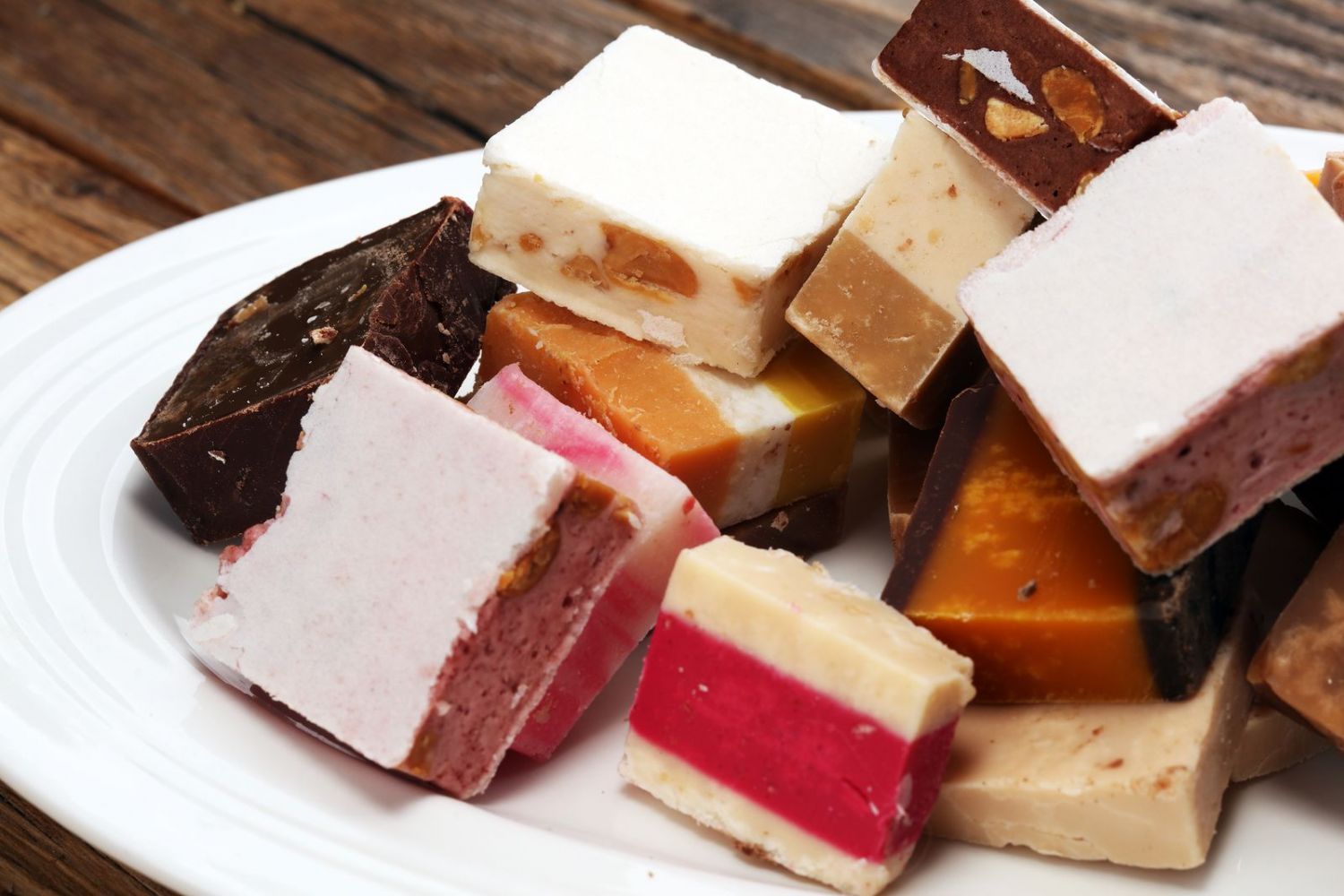 Turrones que son una bomba de azúcar: esto es lo que tienen por dentro