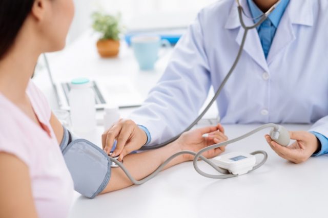 Qué es un médico internista, funciones, patologías y áreas de atención