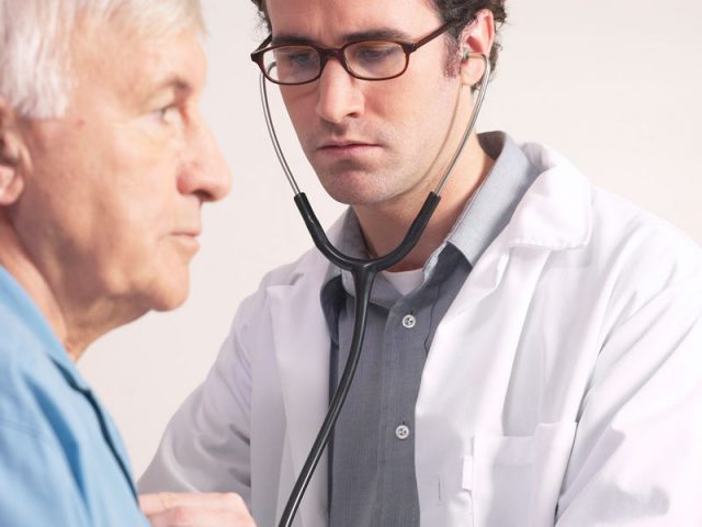 Qué es un médico internista, funciones, patologías y áreas de atención