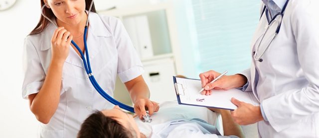 Qué es un médico internista, funciones, patologías y áreas de atención