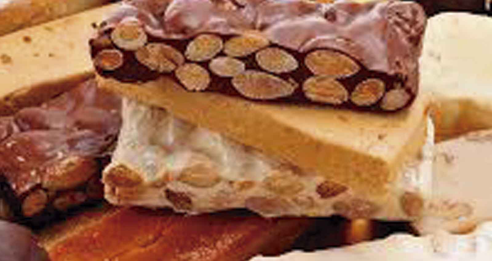 La receta tradicional del turrón de yema tostada más sabroso