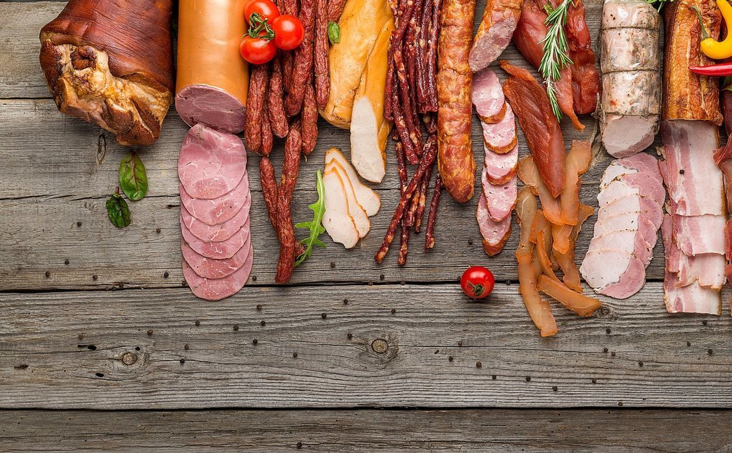 Embutidos: estos son los más saludables según la OCU
