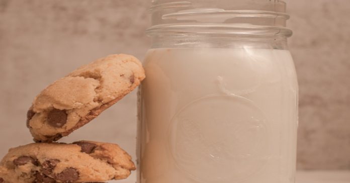 Leche evaporada: así la puedes hacer en casa más rica que la de Mercadona