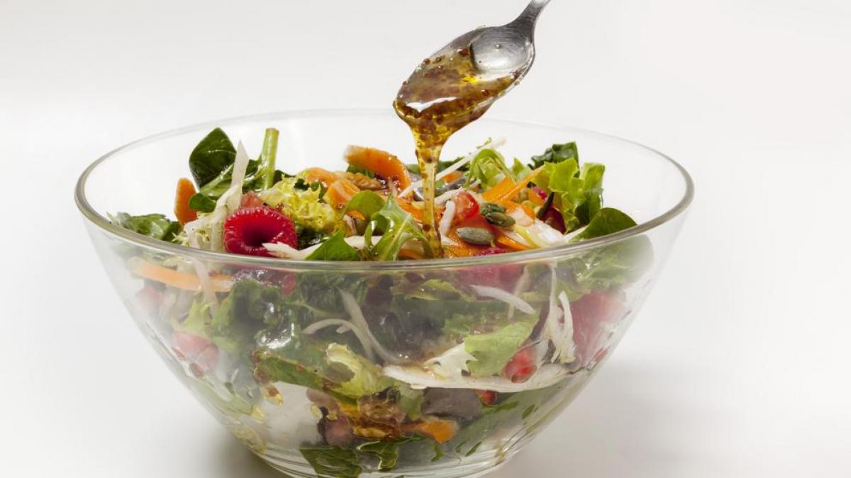 Qué es la ensalada aemono