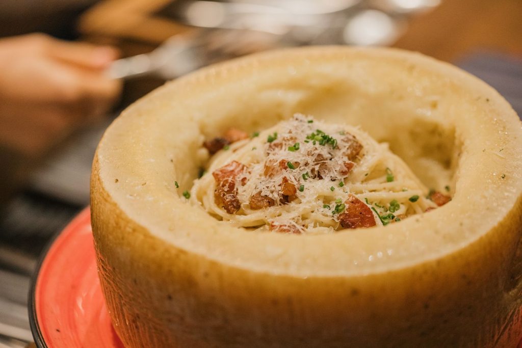 Belbo Dos Besos, una oda a la diversión, al espectáculo y a la ...