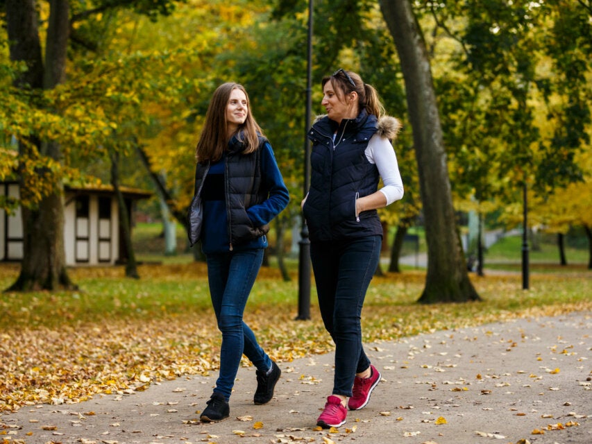 Por qué deberías salir a pasear justo después de comer