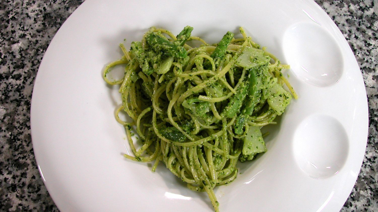 Pesto casero: así se hace para que te salga como de restaurante