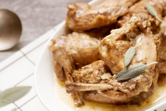 Así es el conejo en salsa de Arguiñano mejor que al ajillo