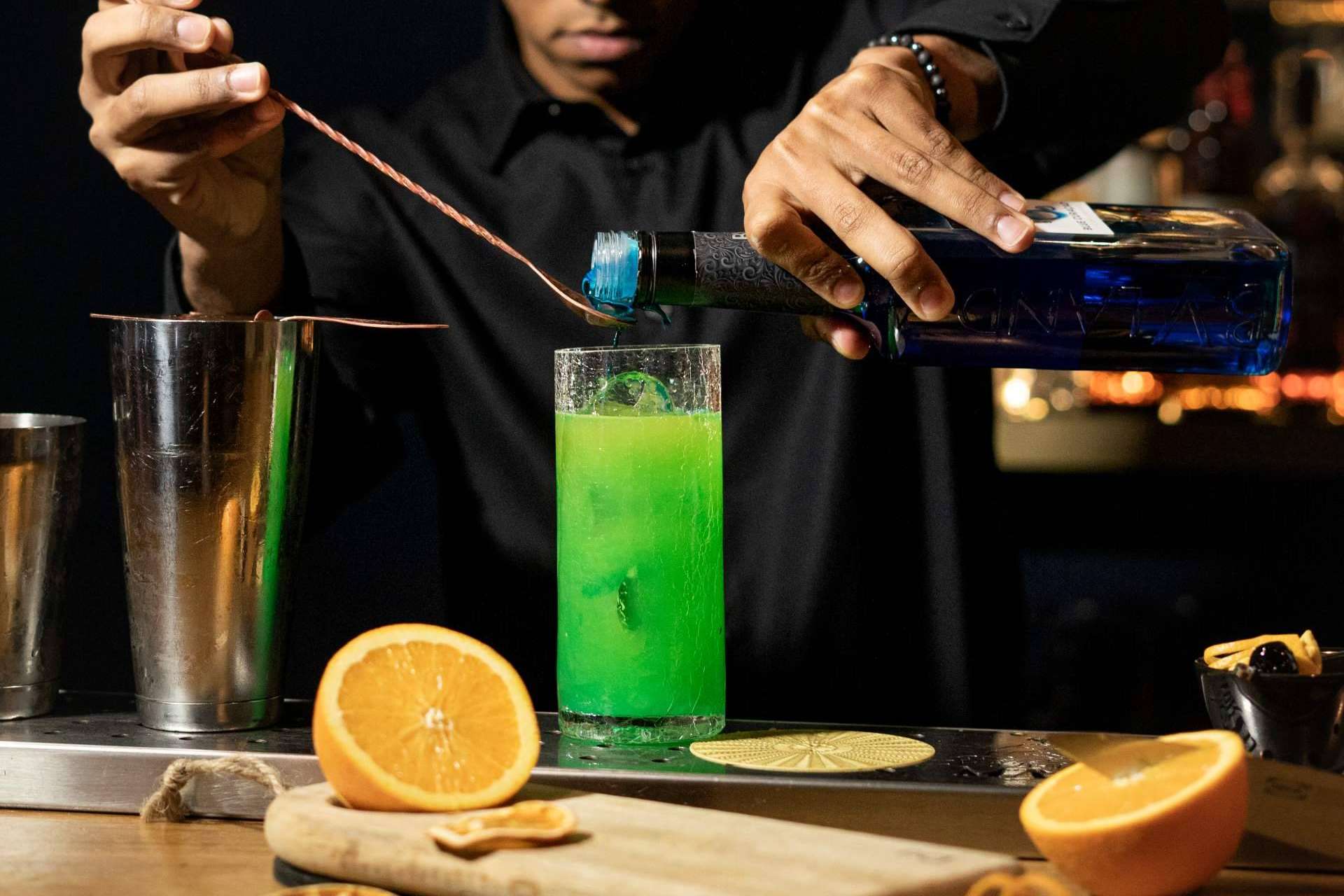 ¿Cuáles son los beneficios de formarse como bartender profesional en la Escuela Coctelería de ...