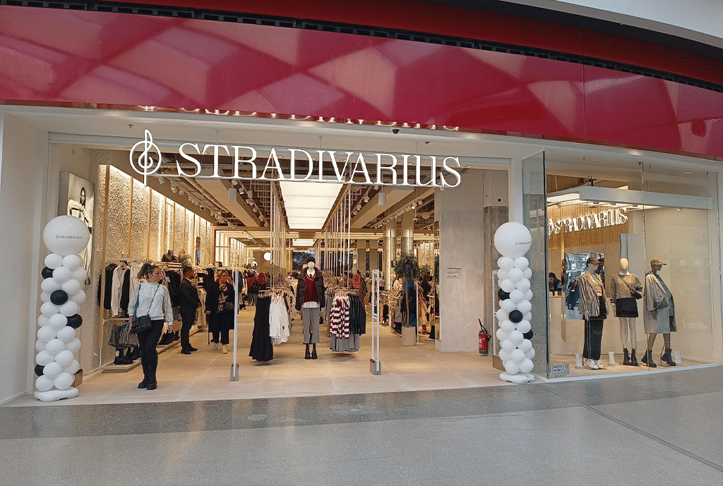 Nuevo conjunto de Stradivarius de estilo denim con el que captarás ...