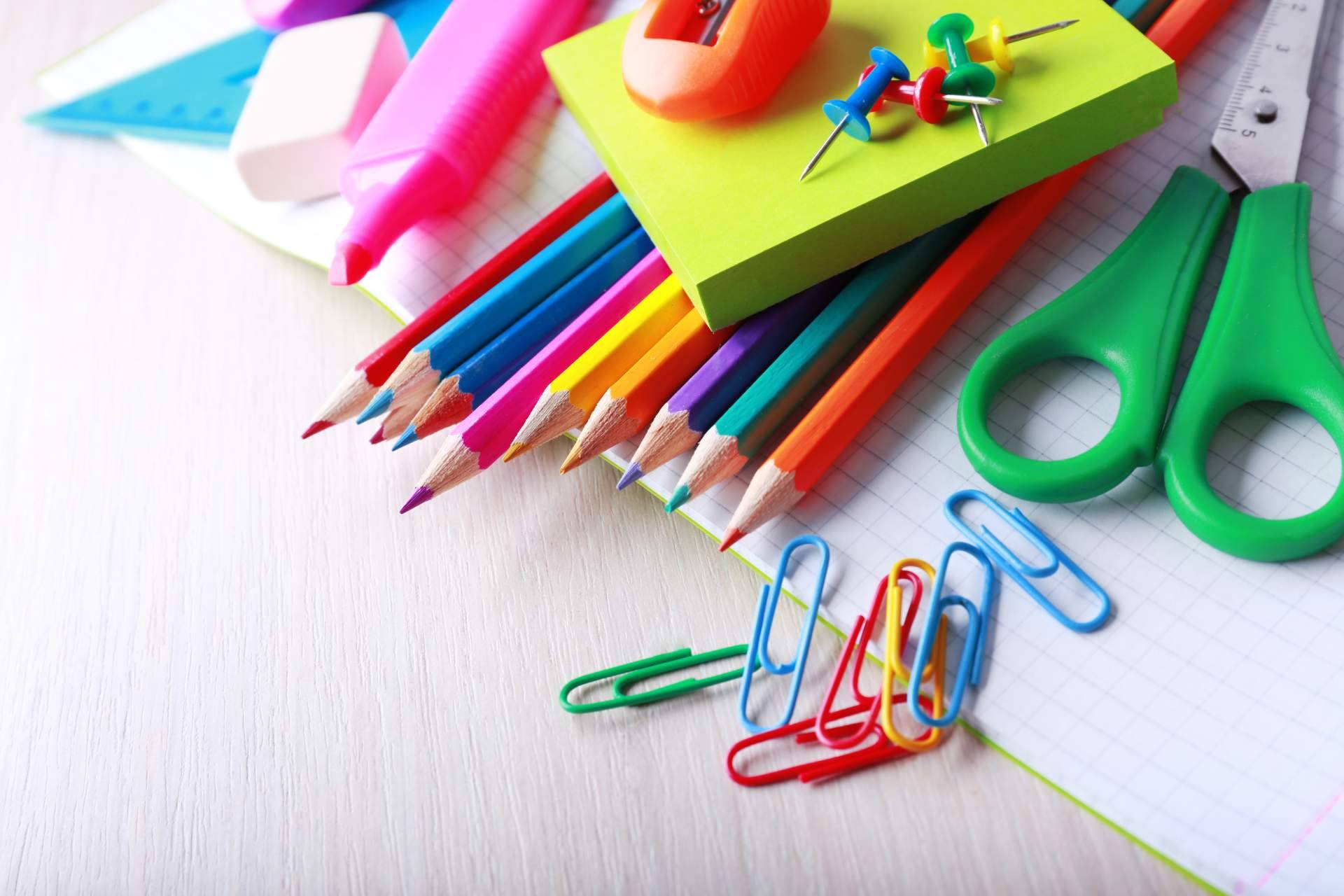 Amplio y variado catálogo de material escolar de Barceló Equipa