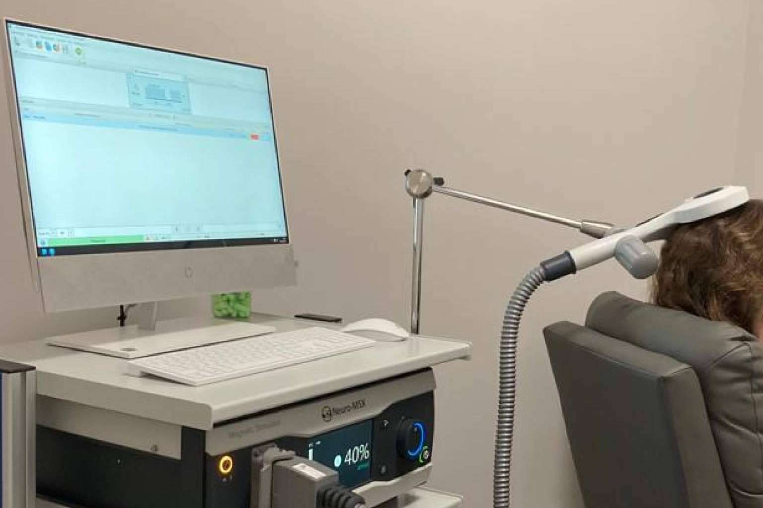 Estimulación magnética transcraneal; innovación en el tratamiento del ...