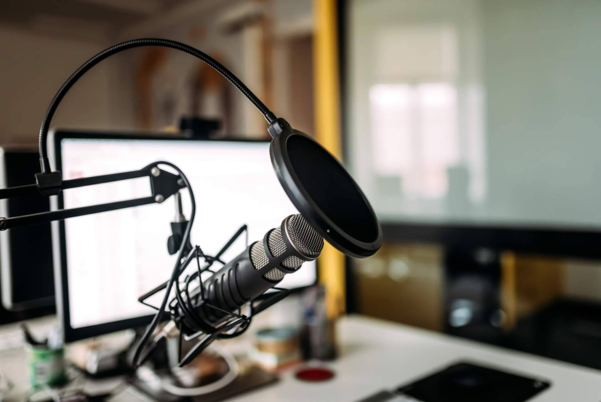 Bajo la producción de podcast de Iván Patxi, VEUS, Historias mestizas ... Bajo la producción de podcast de Iván Patxi, VEUS, Historias mestizas ...