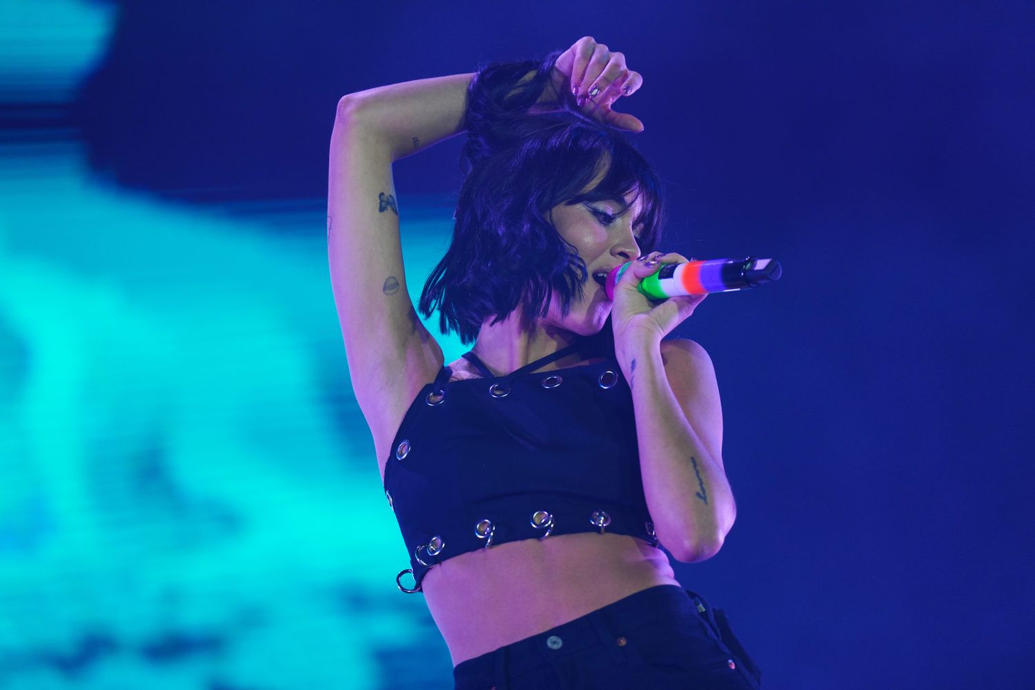 Aitana revive el pop europeo de los 90 en 'Alpha'