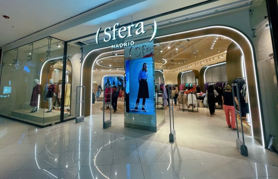 Sfera tiene estas 9 blusas por menos de 20 euros para cualquier tipo de ...