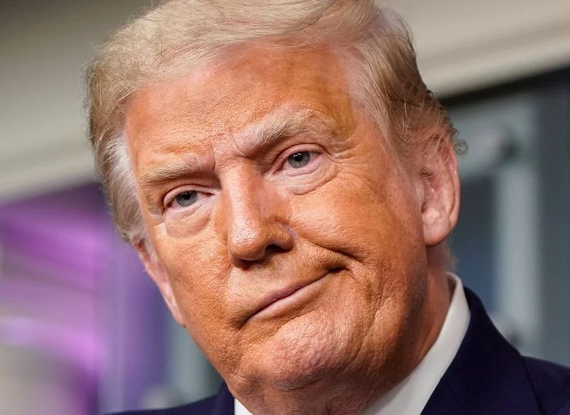 Trump amenaza a los BRICS con aranceles del 100 % Trump amenaza a los BRICS con aranceles del 100 %